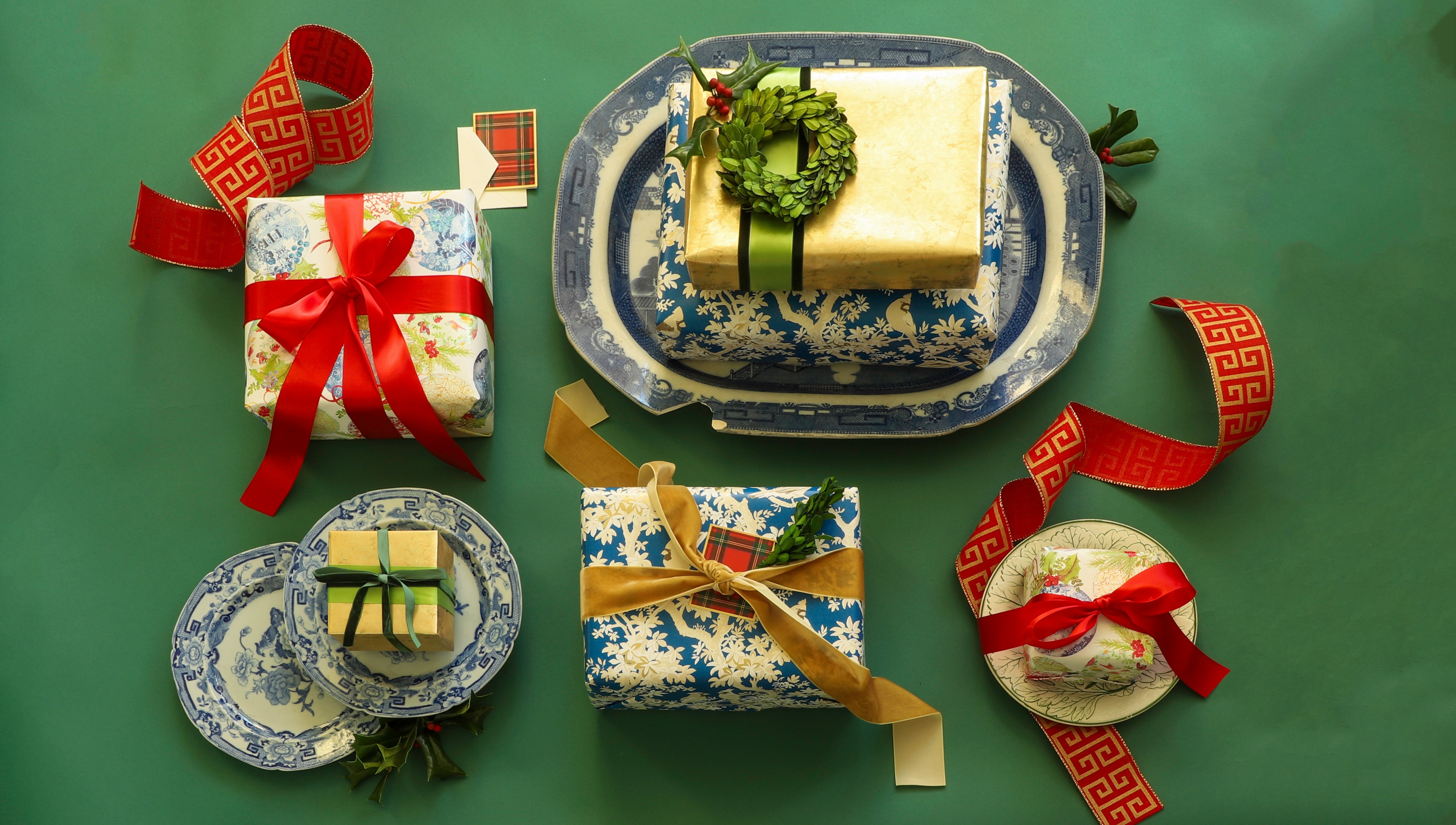 Gift Wrap the Dining Room | Elegant Table Setting Ideas – Caspari