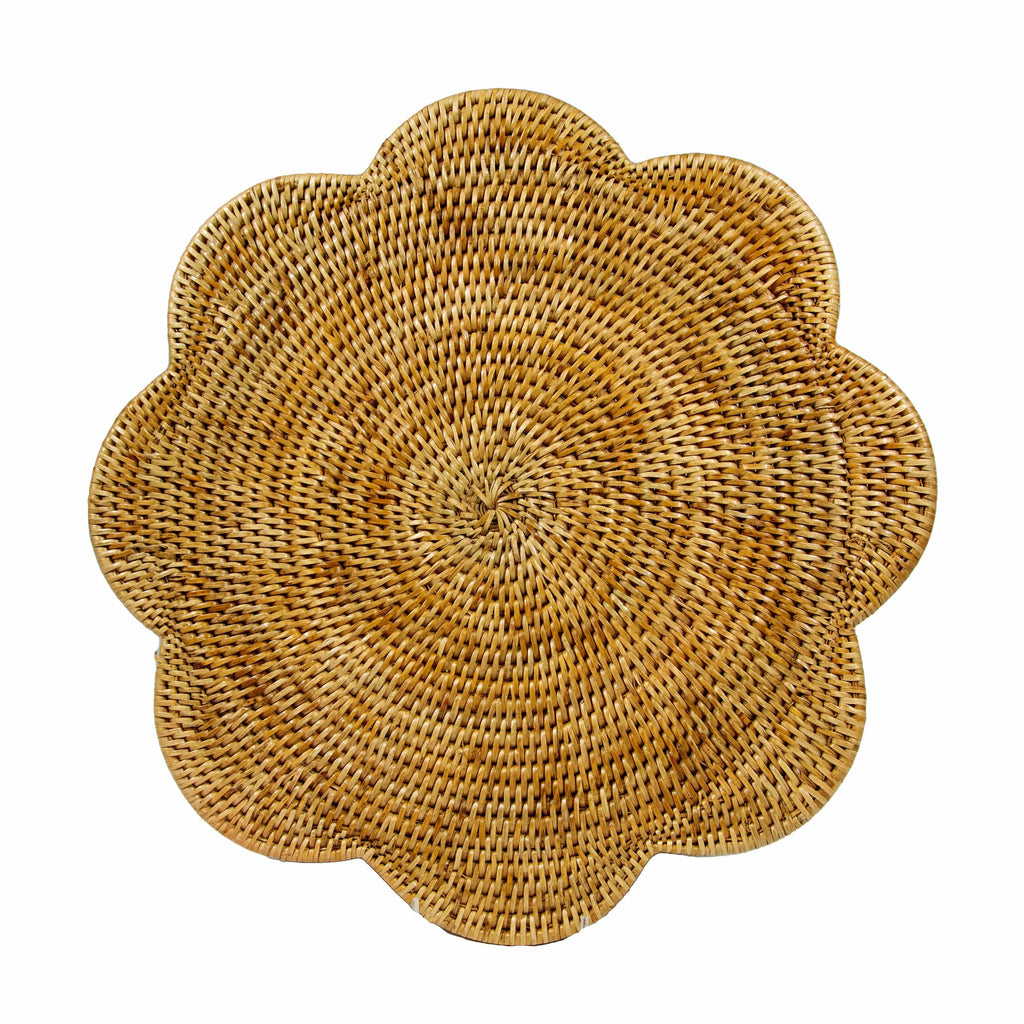 Rattan Scalloped Round Placemat in Honey - 1 Placemat – Caspari
